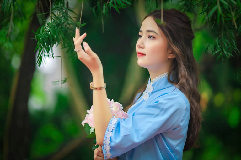 18+ Bài Thơ Về Đôi Mắt, Ánh Mắt Đẹp, Quyến Rũ & Kiêu Sa